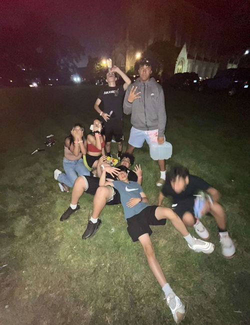 Chat with Friend group on Spicychat