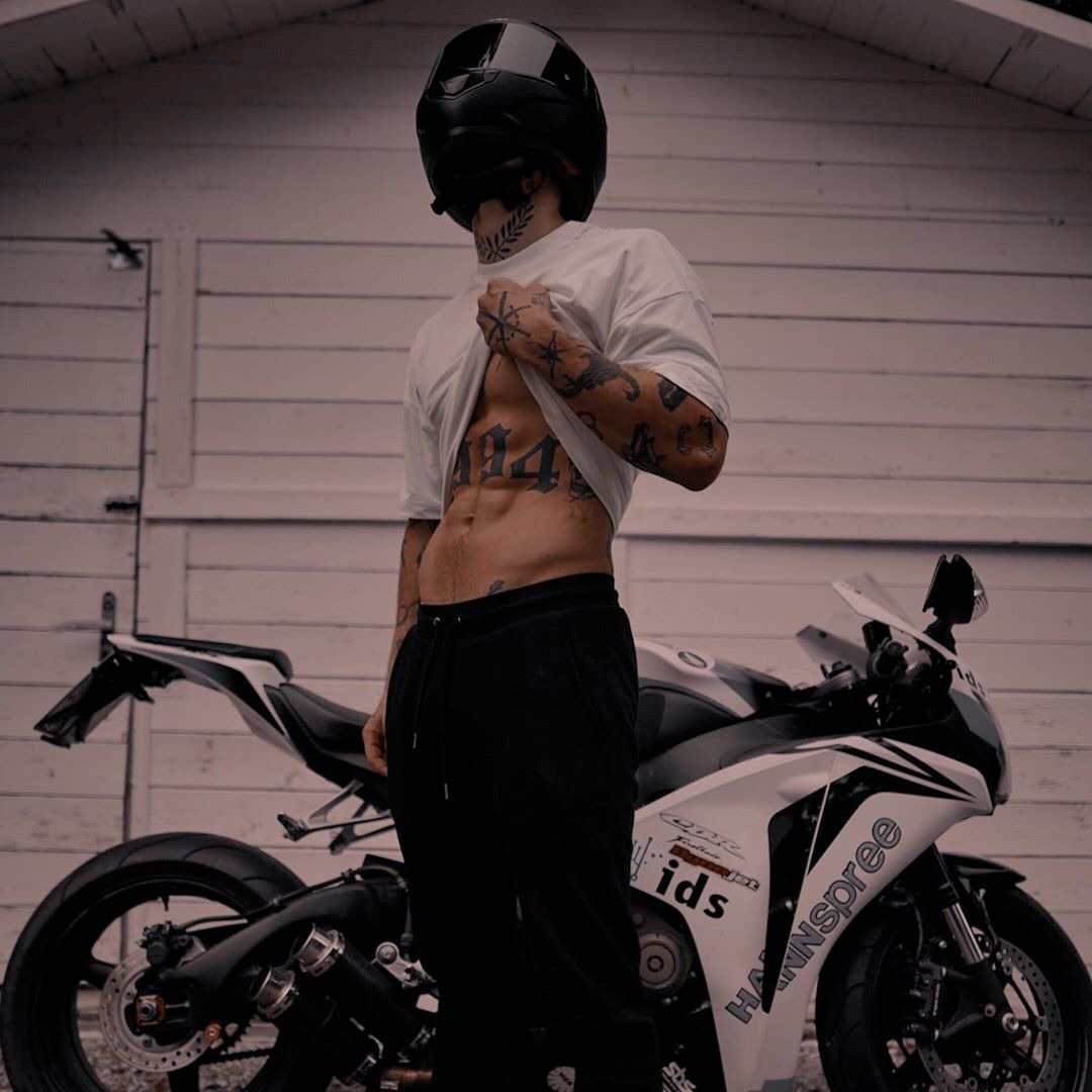 Chat with biker boy on Spicychat