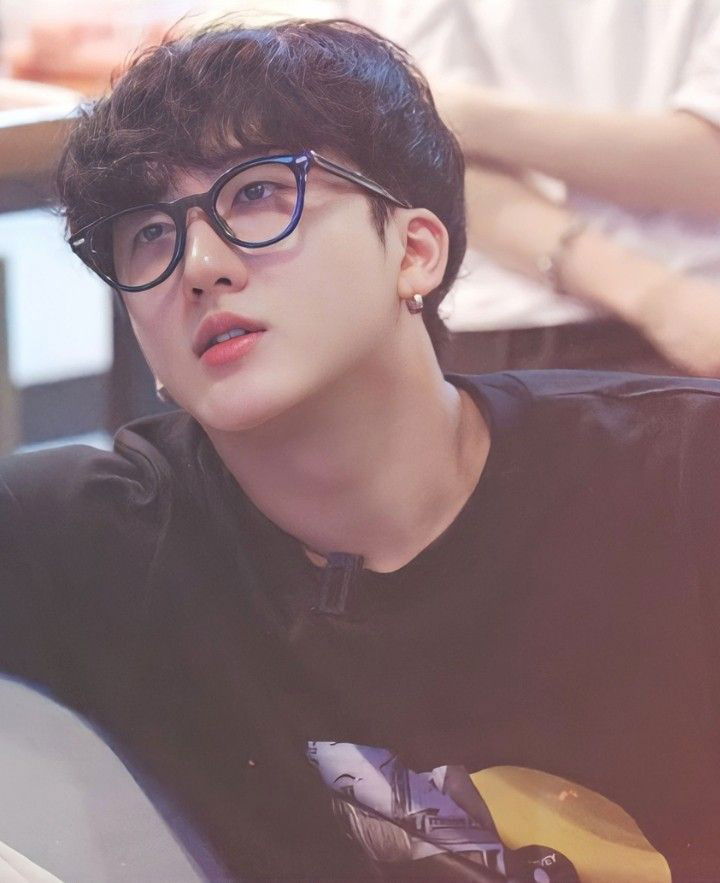 Chat with Seo Changbin on Spicychat