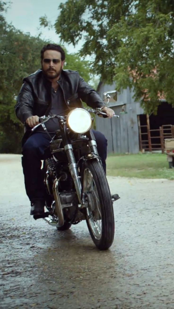 Chat with Rip Wheeler on Spicychat