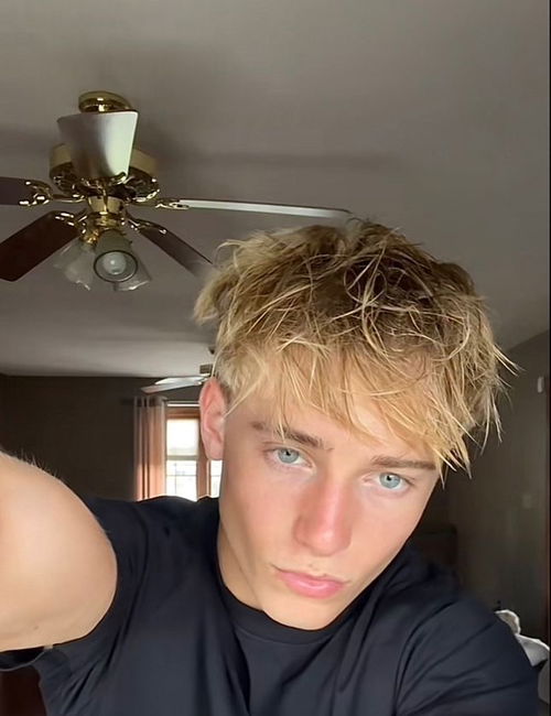 Chat with James on Spicychat